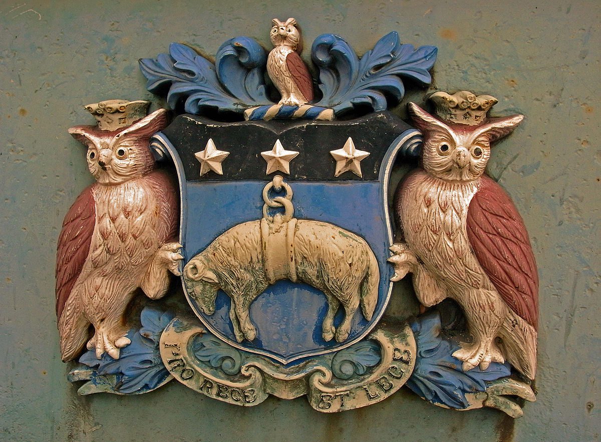 Eco-Symbols of Leeds: The City Crest and Its Meaning - leedsname.com